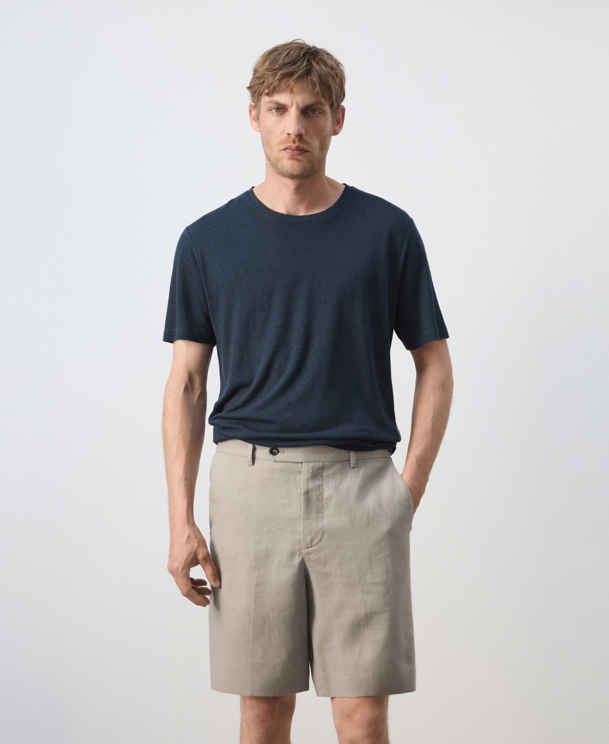 Click here for Mango Mens Slim-Fit Linen-Blend T-Shirt - Navy prices