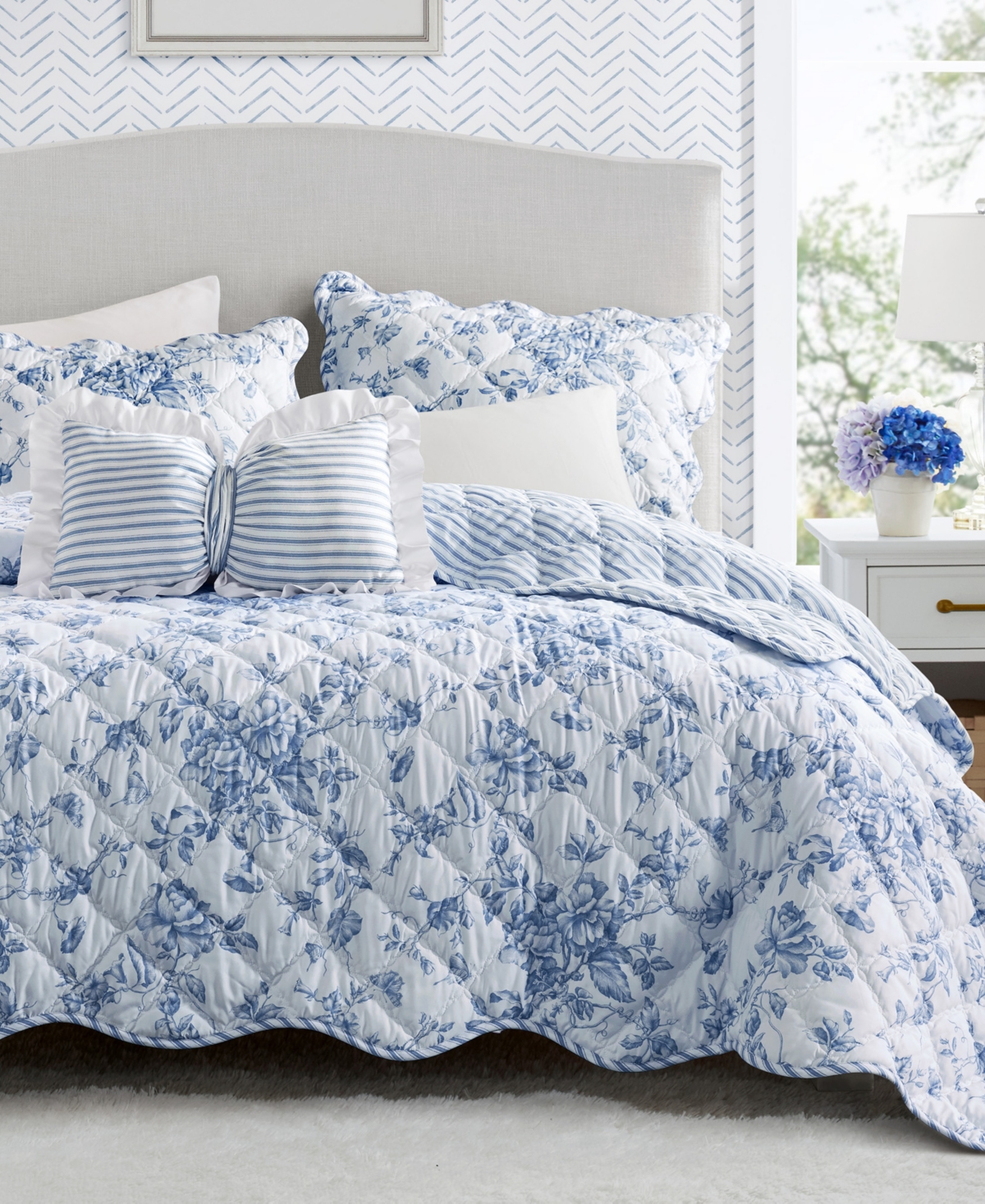Click here for Madison Park Essentials Adele Reversible Floral 4-... prices