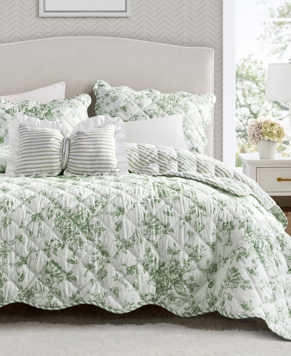 Click here for Madison Park Essentials Adele Reversible Floral 4-... prices