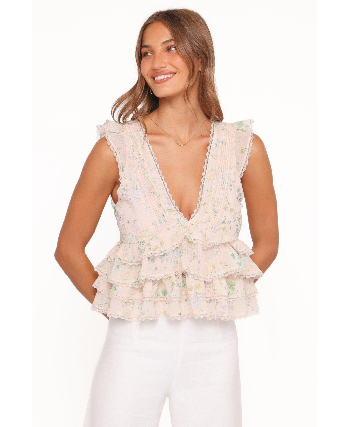 Click here for Petal and Pup Womens Yana Floral-Print Ruffle V-Ne... prices