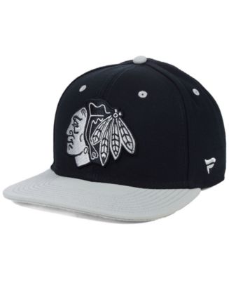 Authentic NHL Headwear Chicago Blackhawks Blackout Emblem Snapback Cap ...