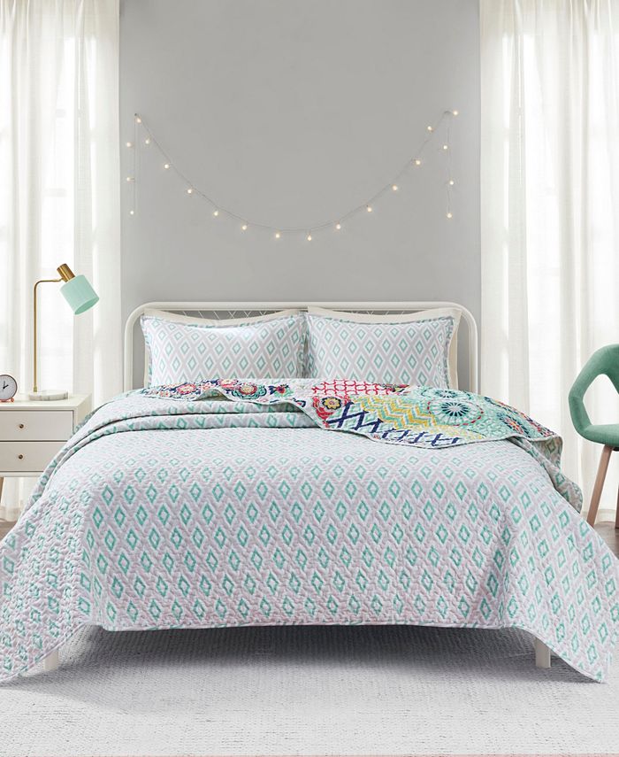 Intelligent Design Sunny 2-Piece Twin/Twin XL Reversible Coverlet Set ...