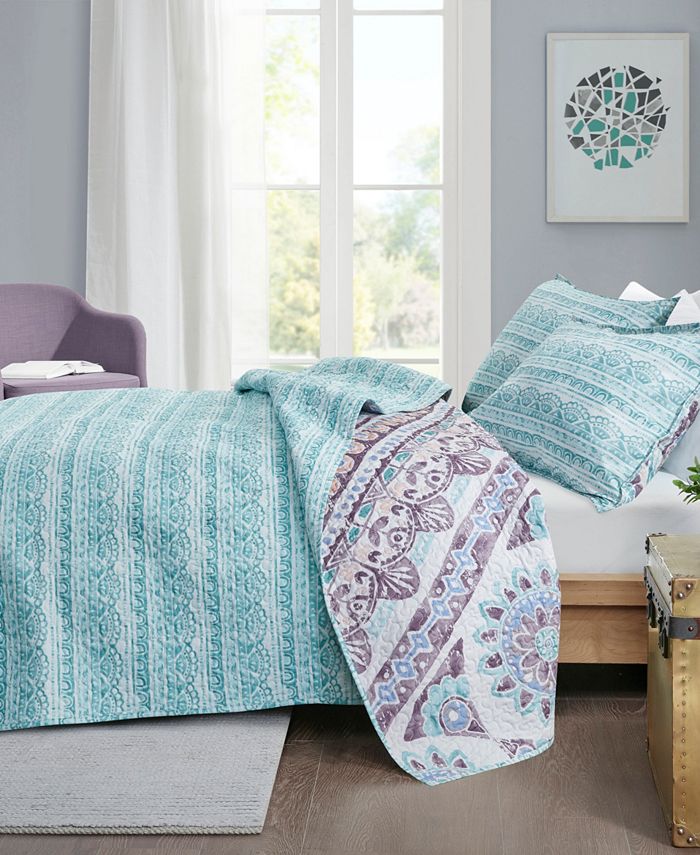 Intelligent Design Lidia 3-Piece Full/Queen Reversible Coverlet Set ...