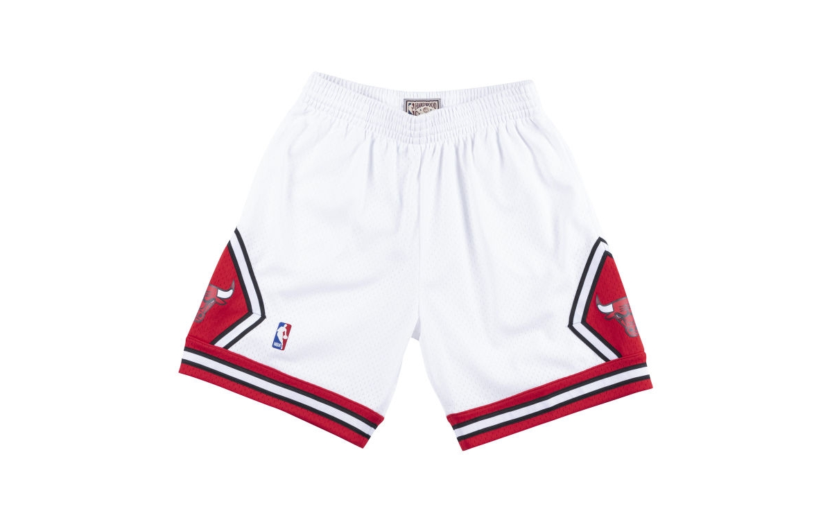 Click here for Mitchell & Ness Chicago Bulls Mens Swingman Shorts... prices