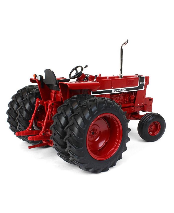 ERTL 1/16 International Harvester Black Stripe with Rear Duals Prestige ...