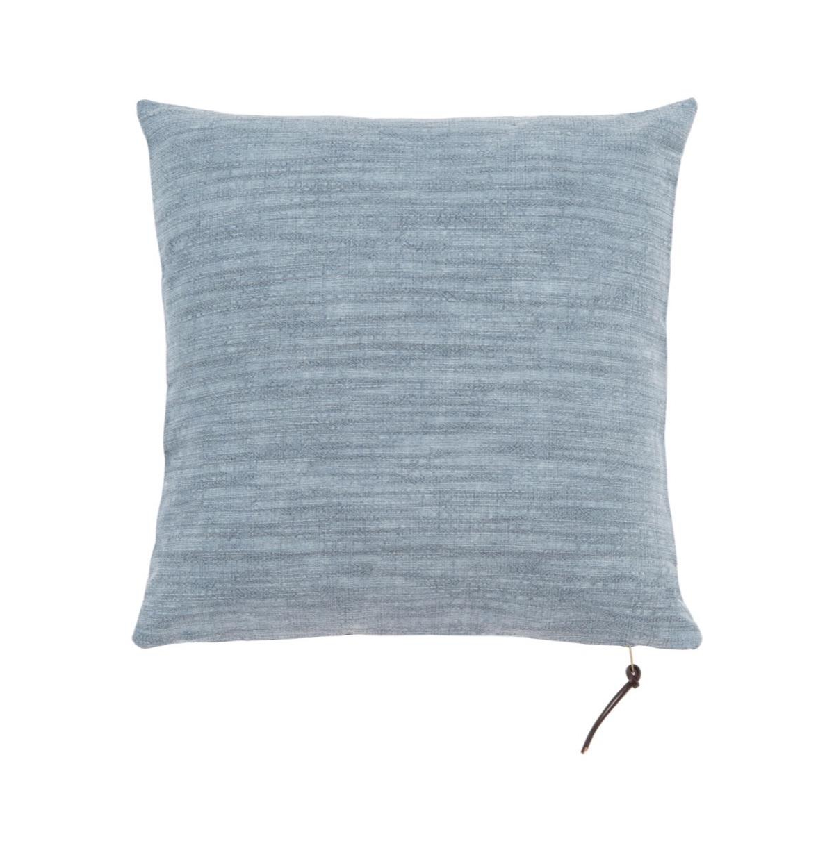 Click here for Safavieh Idalena 18 x 18 Pillow - Blue grey prices