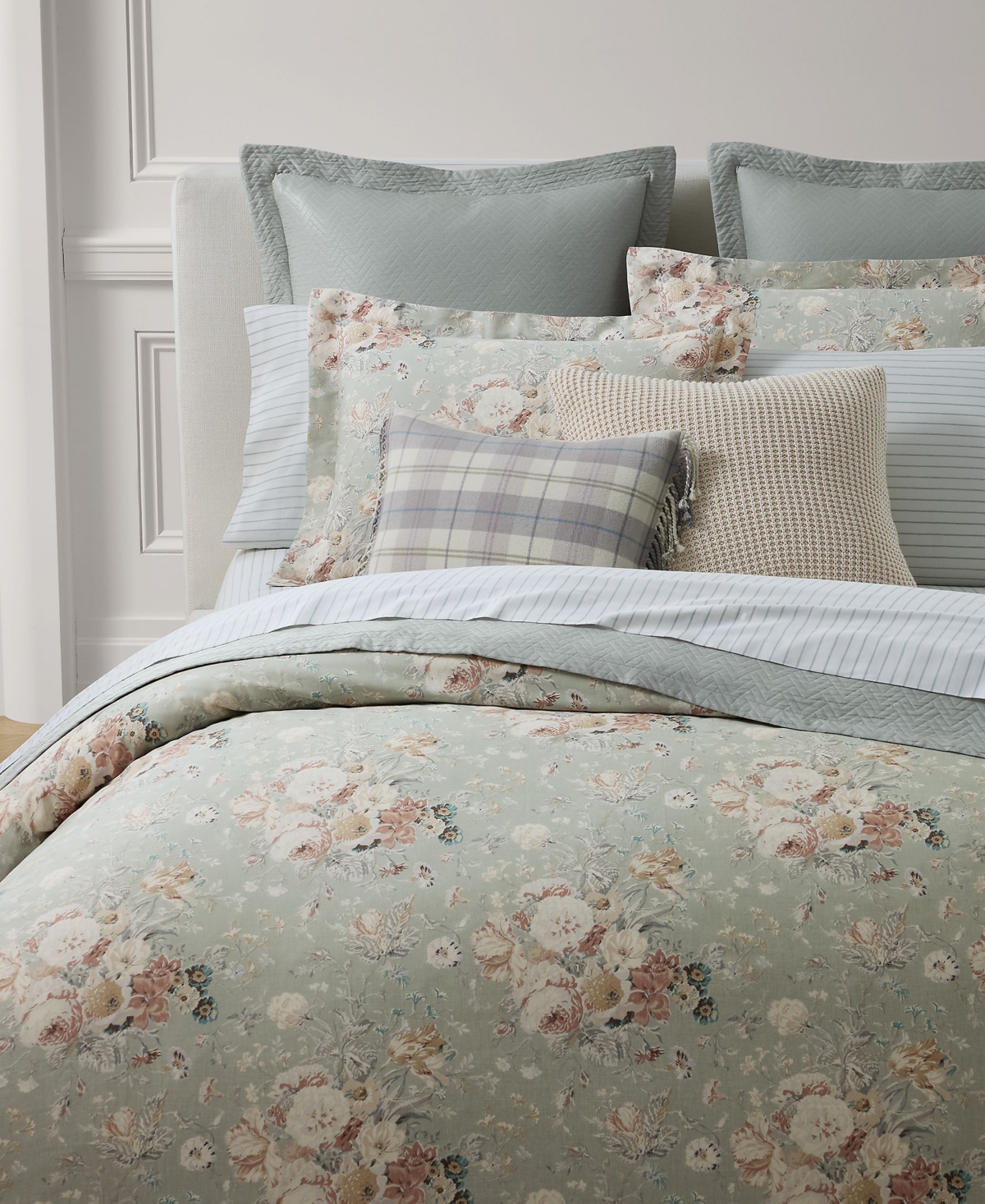 Click here for Lauren Ralph Lauren Gwynne Floral 3-Pc. Comforter... prices