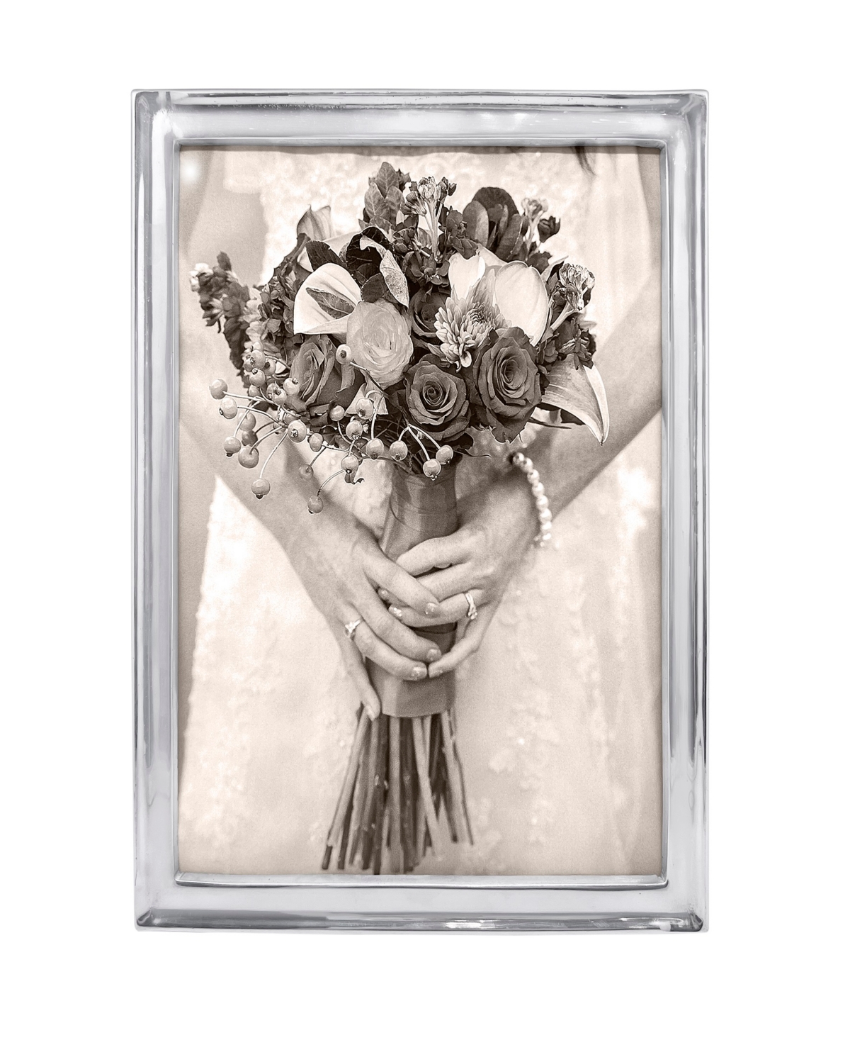 Click here for Mariposa Signature Frame  8x10 - Silver prices
