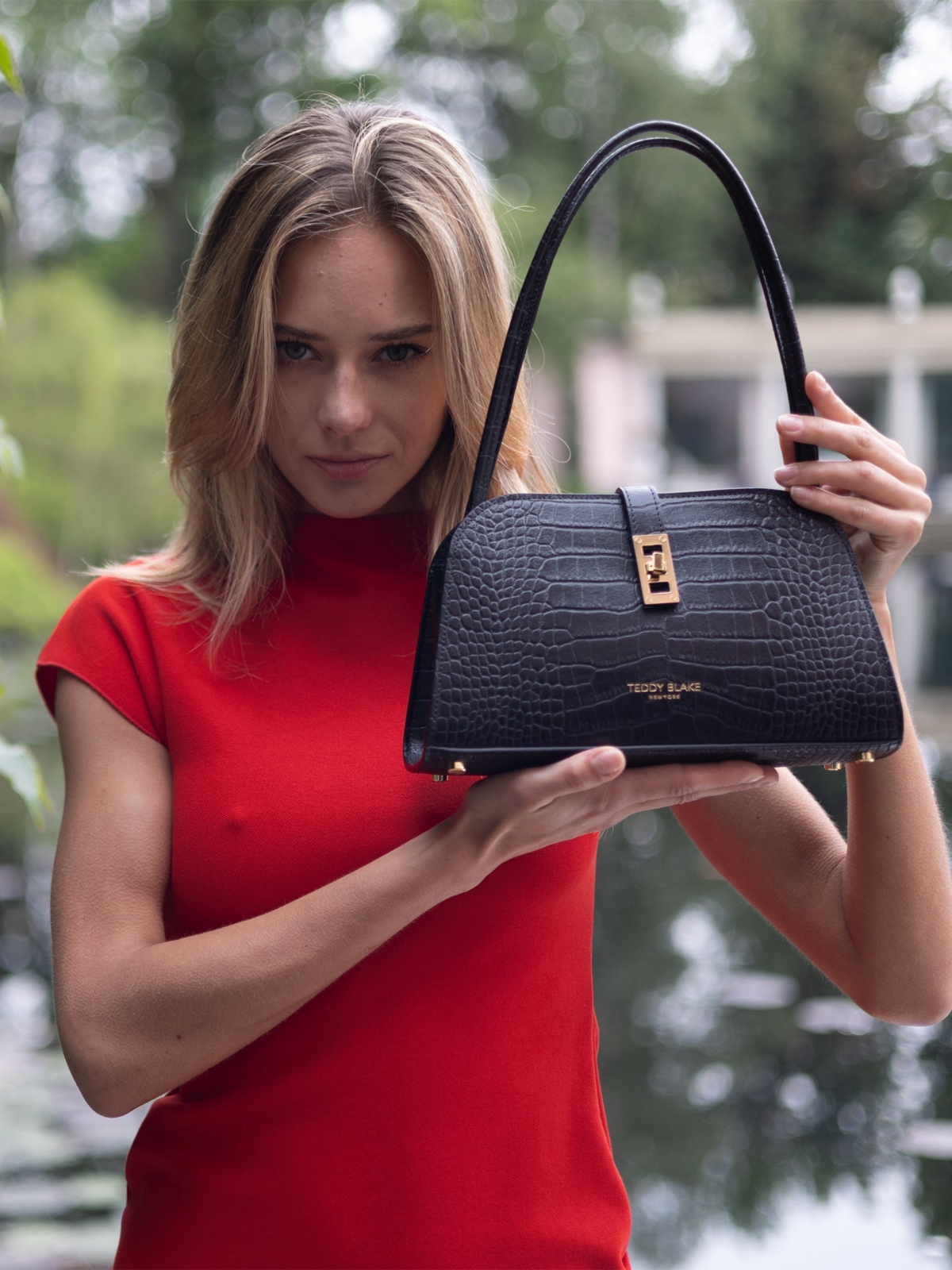 Click here for Dana Croco 11" - Black prices