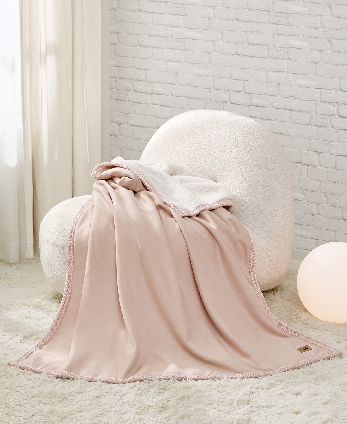 Click here for Ugg Kirkwood UGGBraid Throw  50 x 70 - Himalayan S... prices