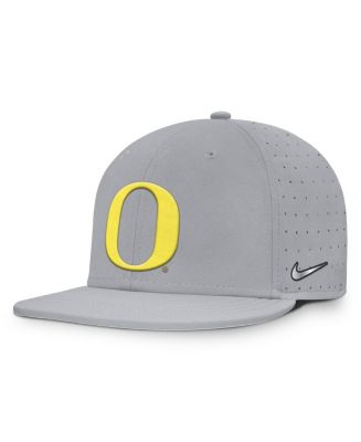 Nike Men's Gray Oregon Ducks On-Field Dugout True Performance Fitted ...