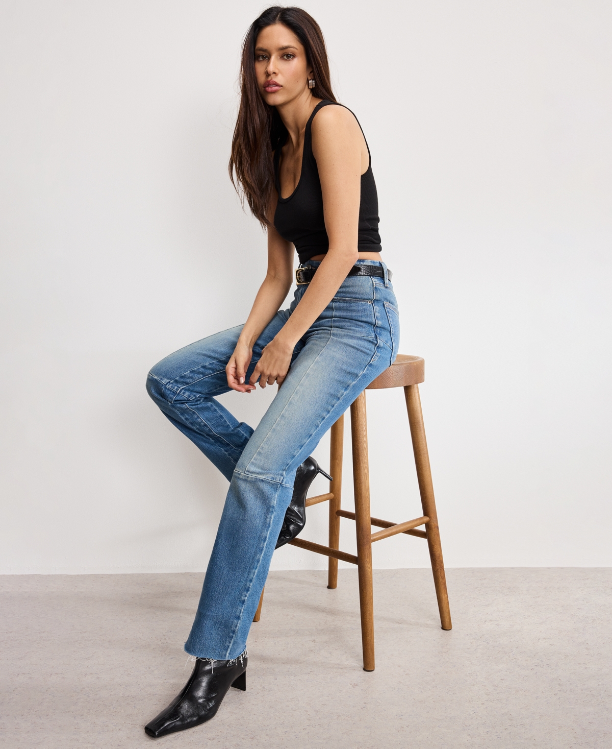 Click here for Good American Womens Icon Straight Jeans - Indigo9... prices