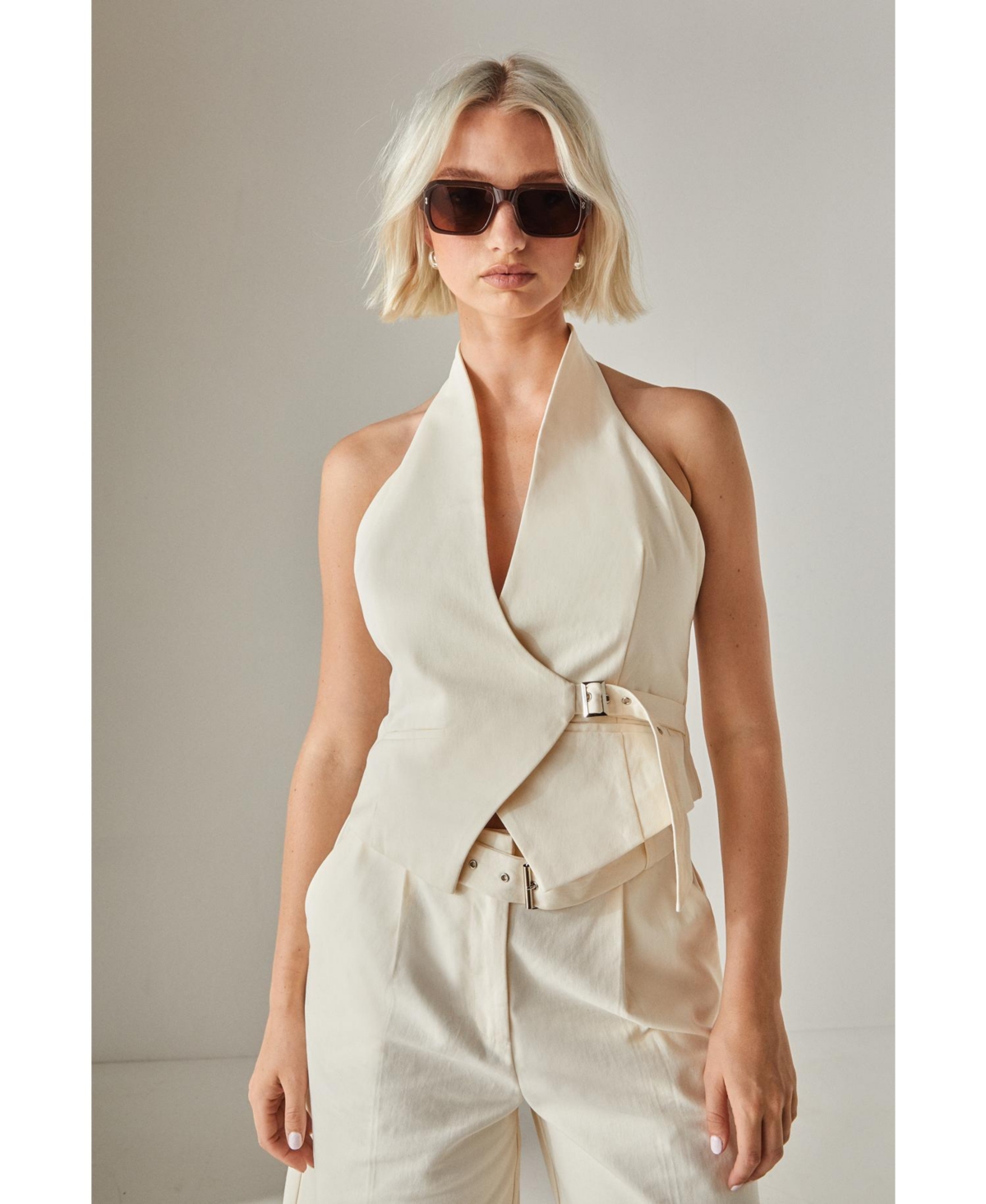 Nasty Gal Womens Twill Buckle V-Neck Halter Neck Vest - Cream