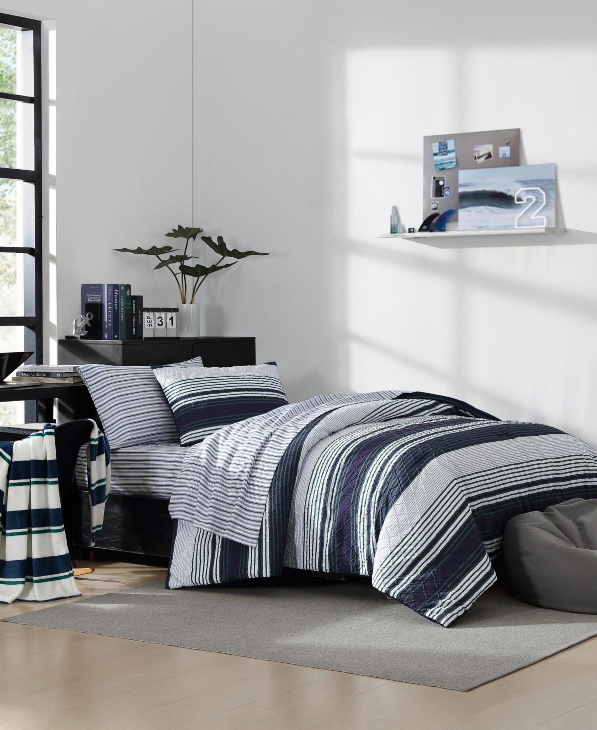 Click here for Nautica Lakefront Printed Embossed 6-Pc. Comforter... prices