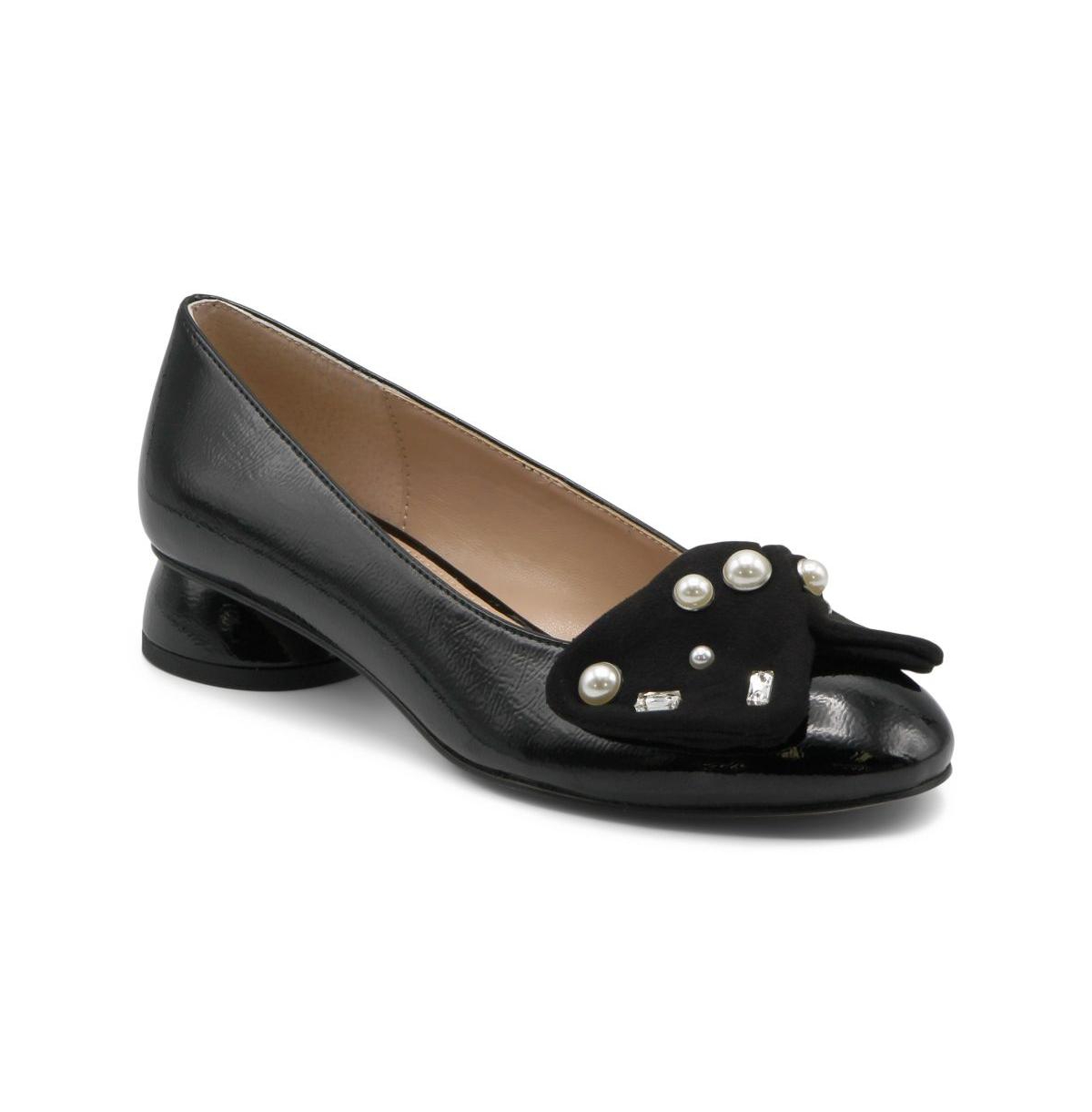 Click here for Charles David Womens Breck - Black prices