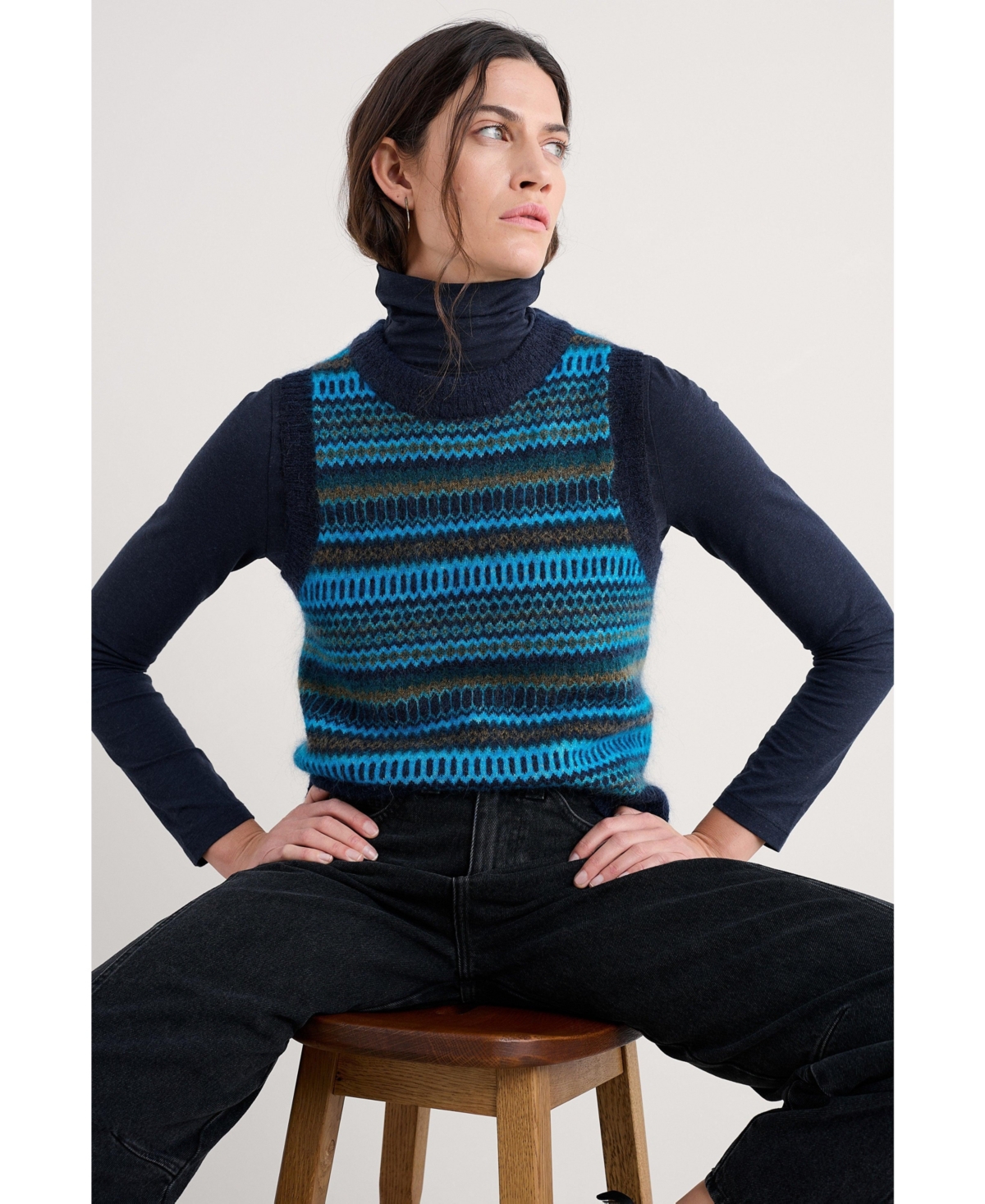 Click here for Seasalt Cornwall Womens Annik Vest - Modernist cya... prices