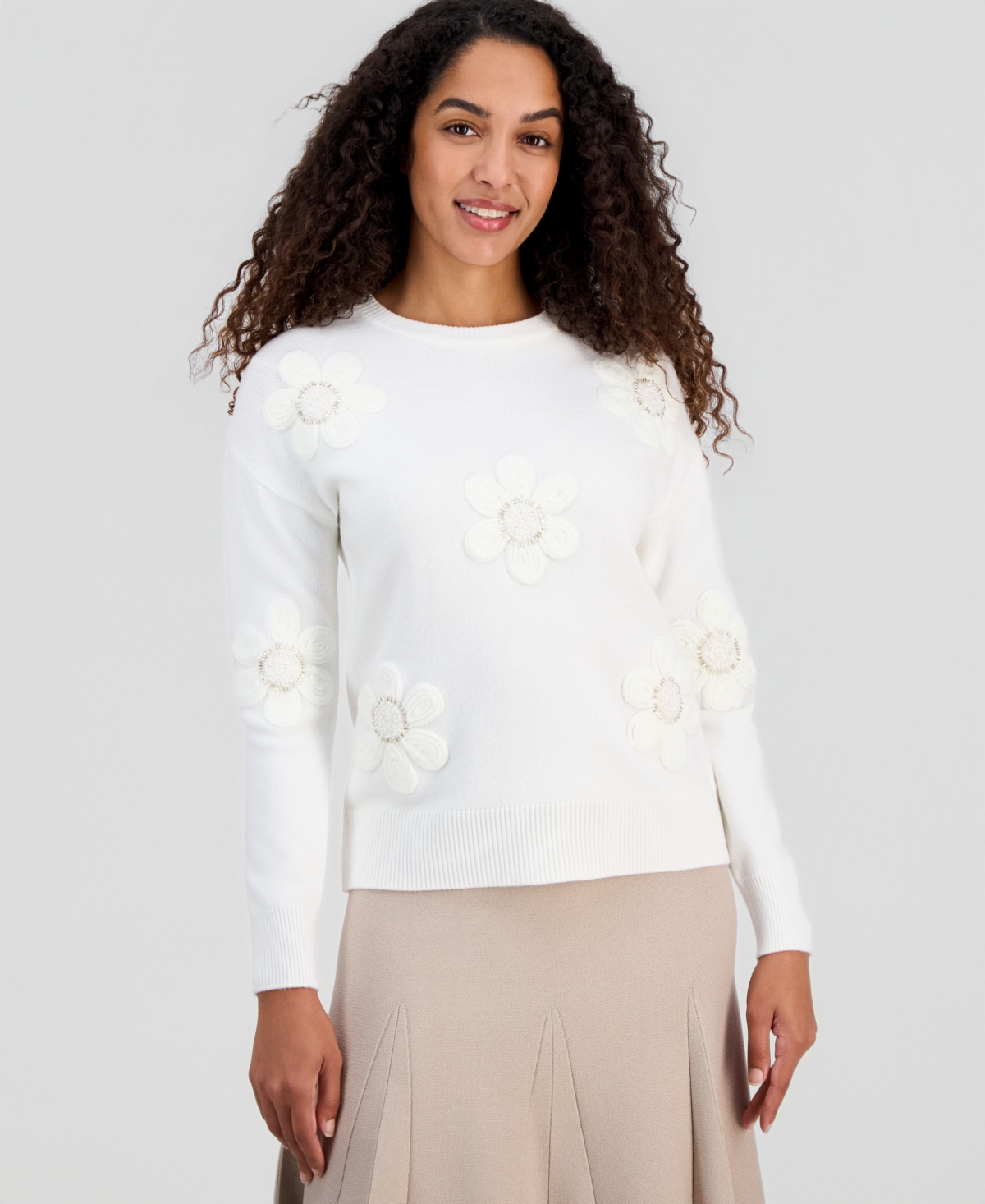 Click here for T Tahari Womens Dimensional Flowers Crewneck Sweat... prices