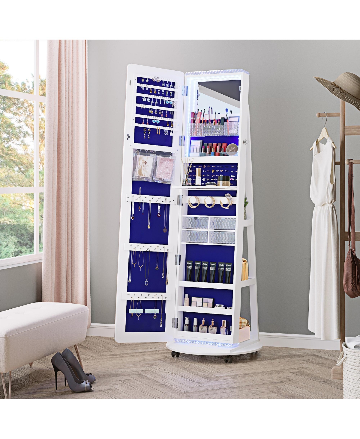 Click here for Vlsrka A 360° swivel standing jewelry mirror... prices