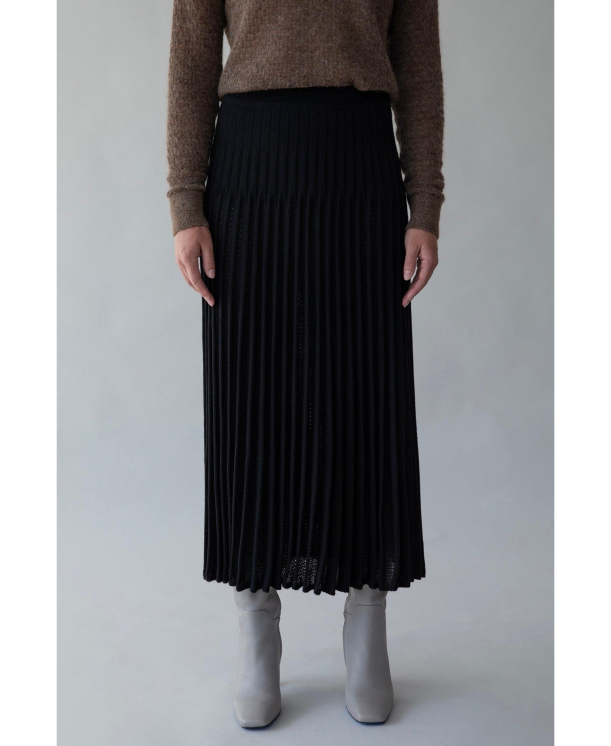 Click here for Sskein Womens Soleil Skirt - Black prices