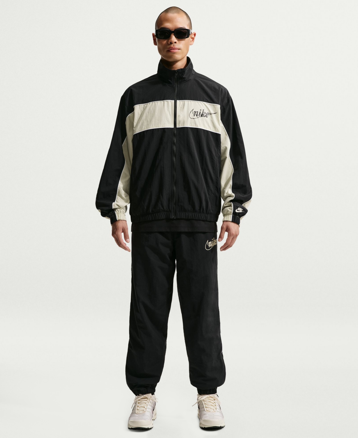 Click here for Nike Mens Sportswear Club Lightweight Pants - Blac... prices