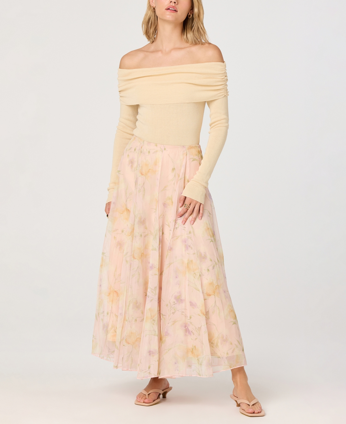 Click here for Astr the Label Womens Floral Side-Zipper Pleated M... prices