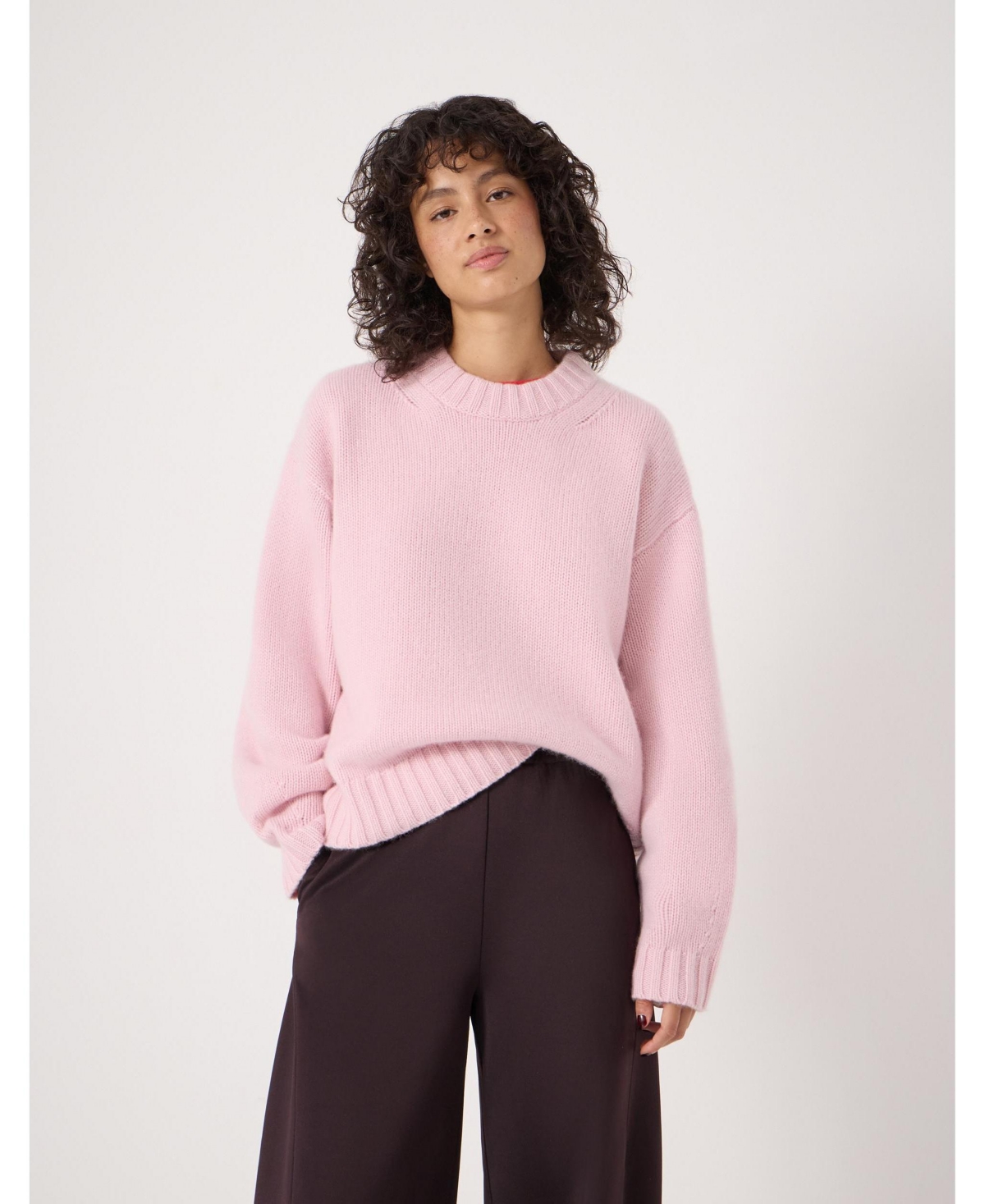 Click here for Hush Womens Cora Relaxed Chunky Cashmere Sweater -... prices