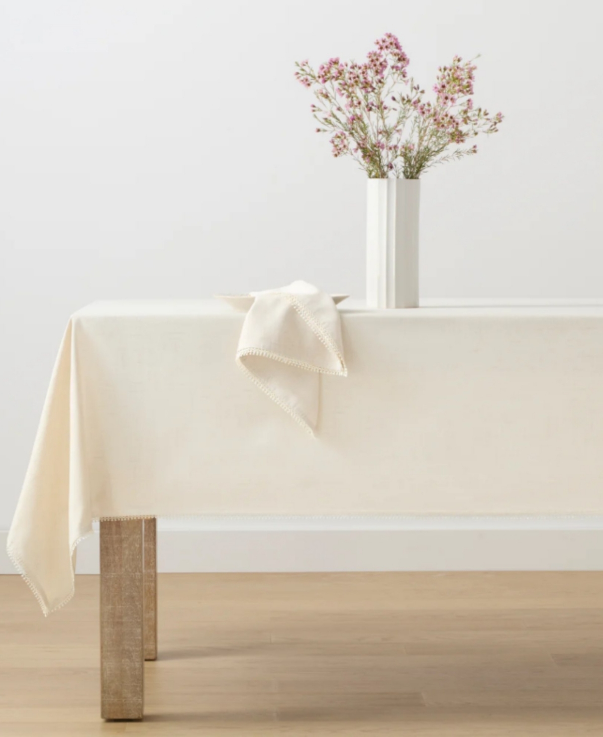 Click here for Lenox French Perle Tablecloth  52 x 70 - Natural prices