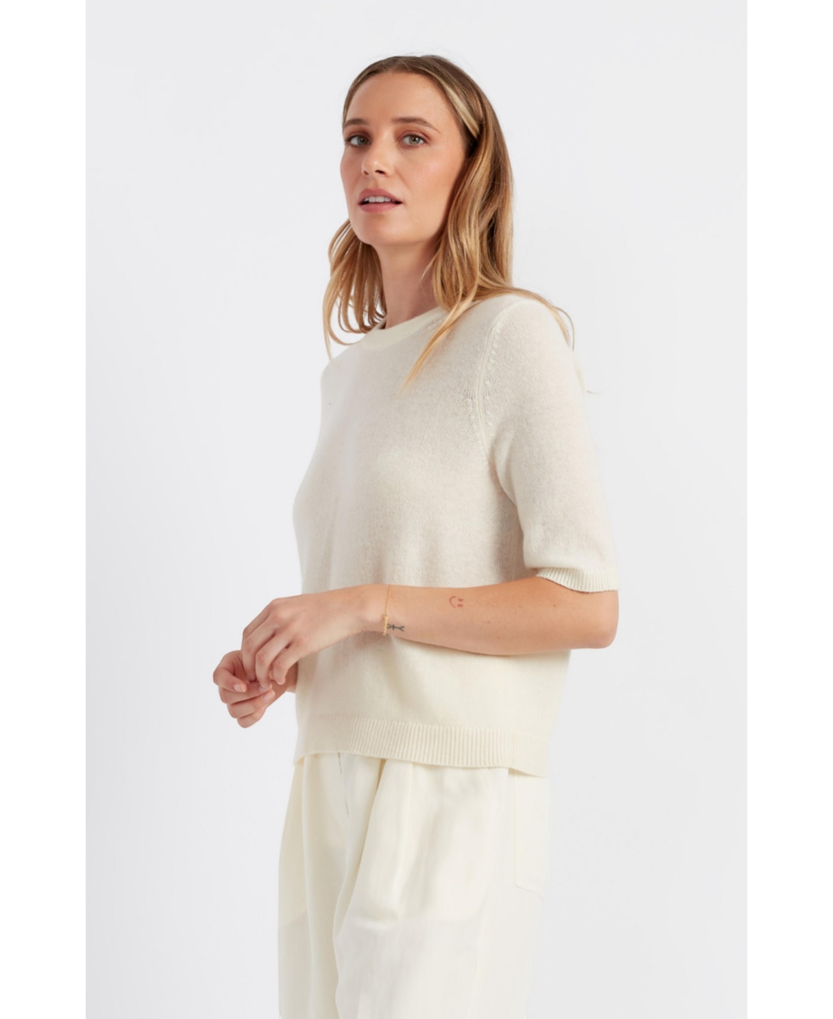 Click here for Chinti & Parker Womens Cashmere T-Shirt - Cream prices