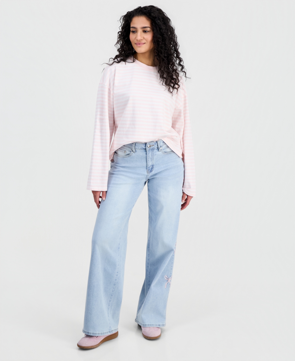 Click here for Madden Girl Womens Bow-Embroidery Ultra 90s Jeans... prices