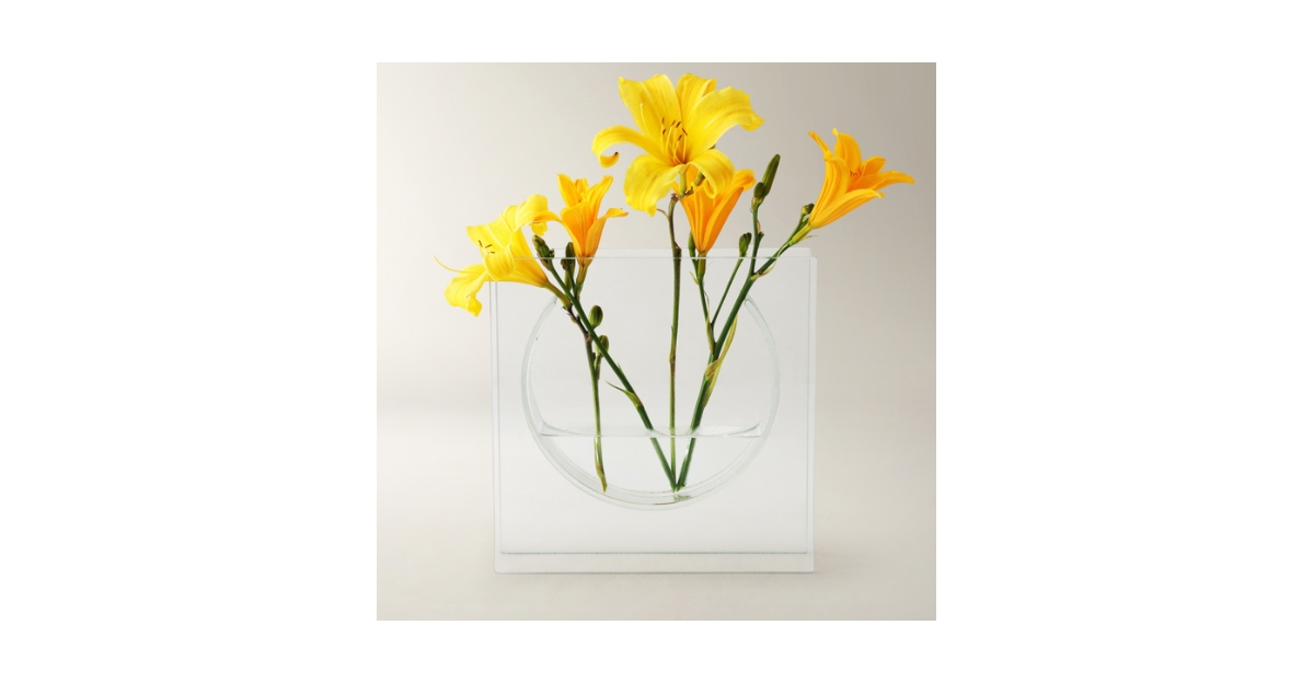 Click here for Z Gallerie Solaris Vase - Clear prices