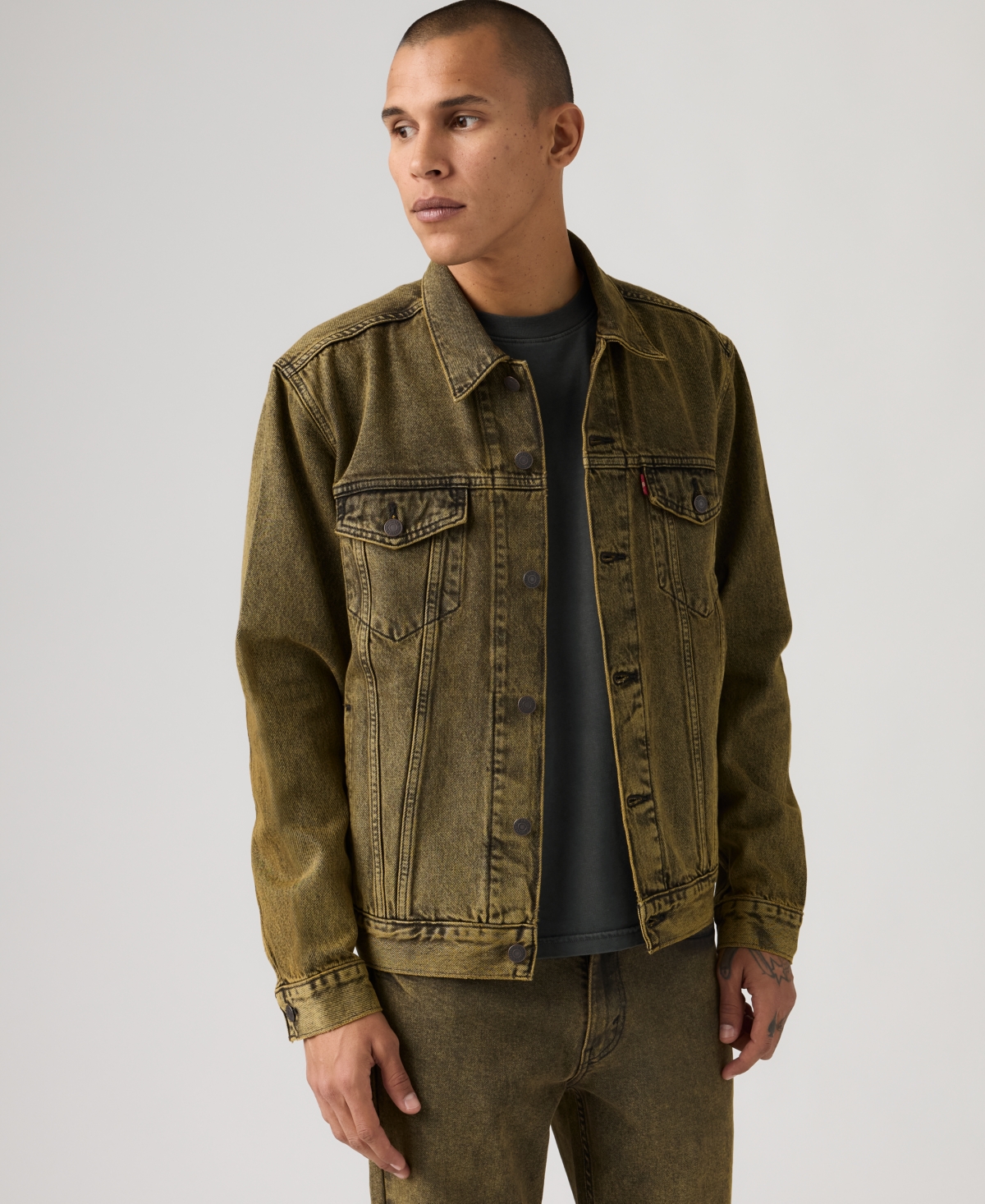 Click here for Levis Mens Regular Fit Stretch Denim Trucker Jacke... prices