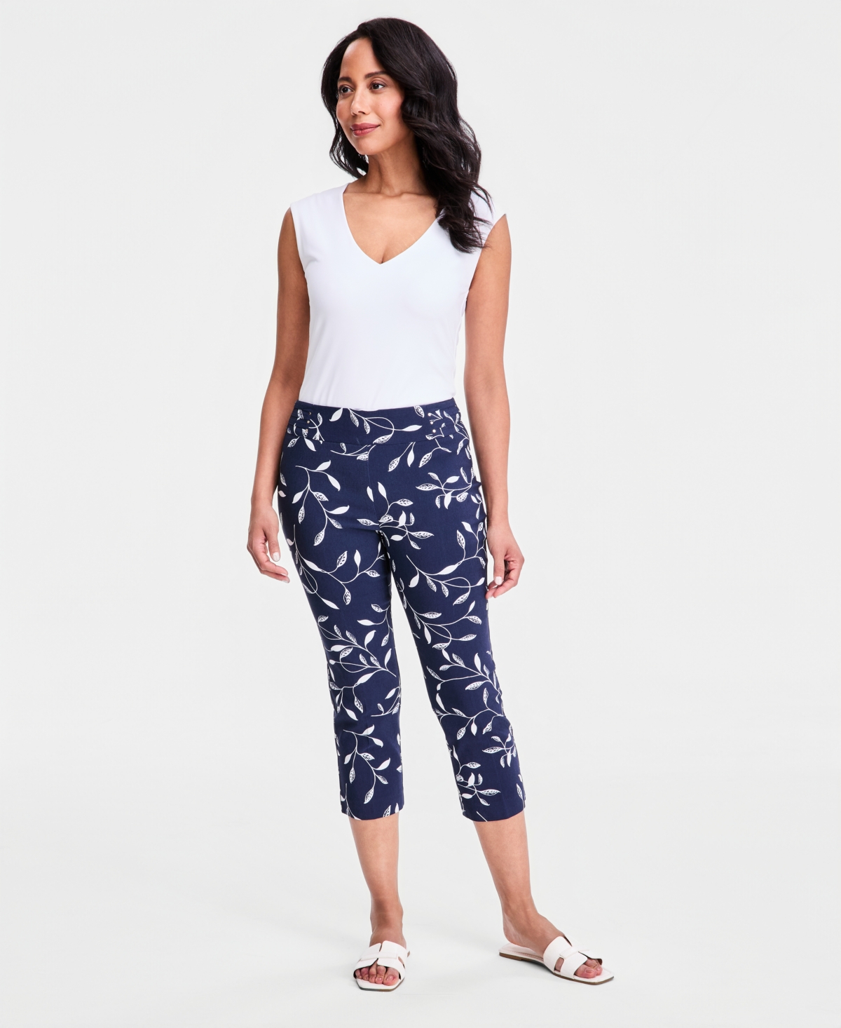 Click here for Jm Collection Womens Printed Pull-On Capri Pants... prices