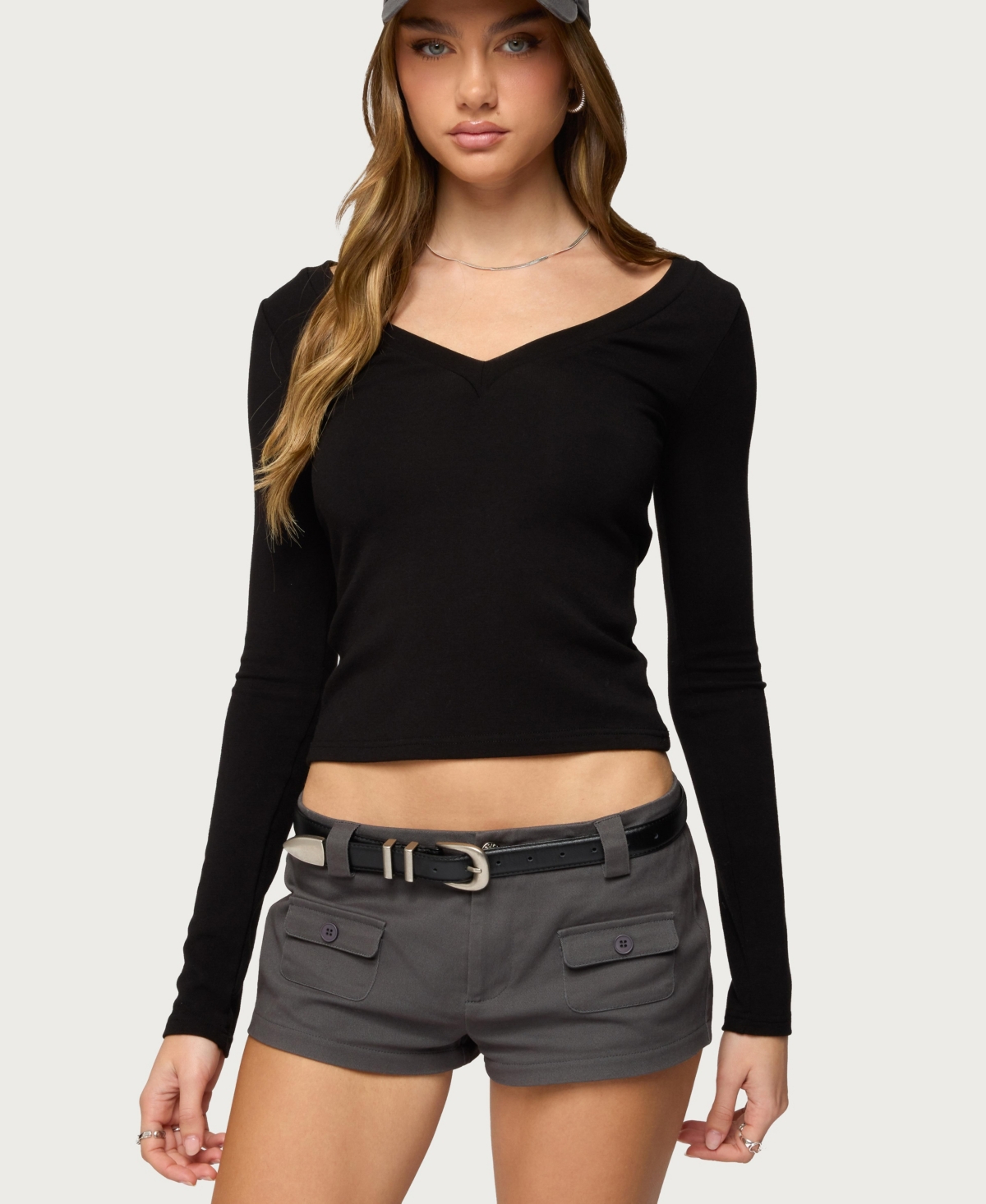 Click here for Edikted Womens Larna V Neck Ribbed T Shirt - Black prices