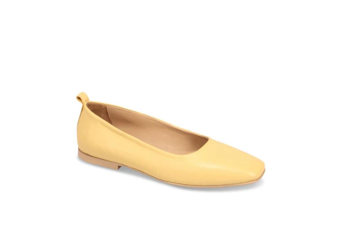 Click here for Bueno Womens Elizabeth Flat - Mustard prices