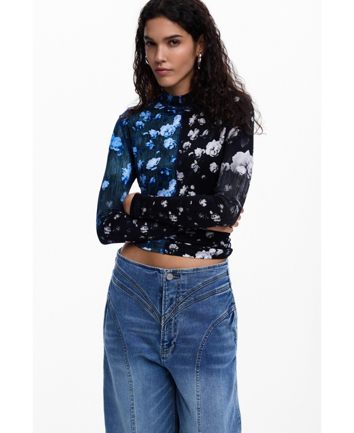 Click here for Desigual Womens Bicolor floral t-shirt - Black prices