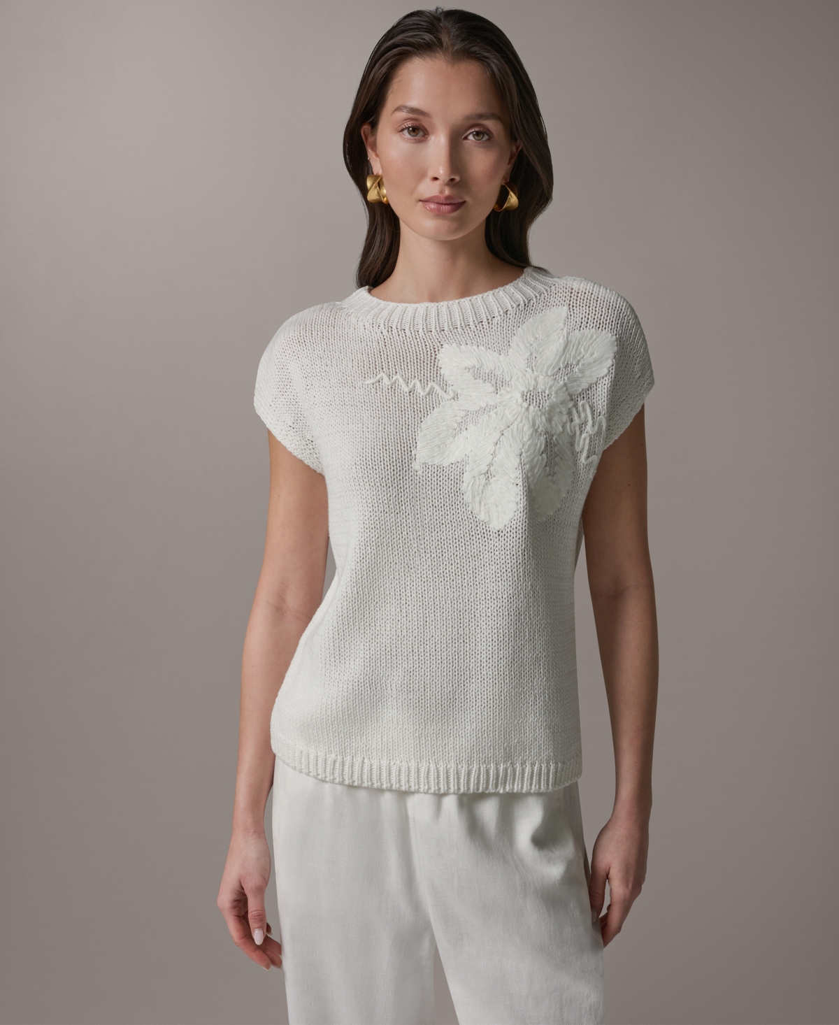 Click here for Donna Karan Weekend Womens Crewneck Floral Embroid... prices