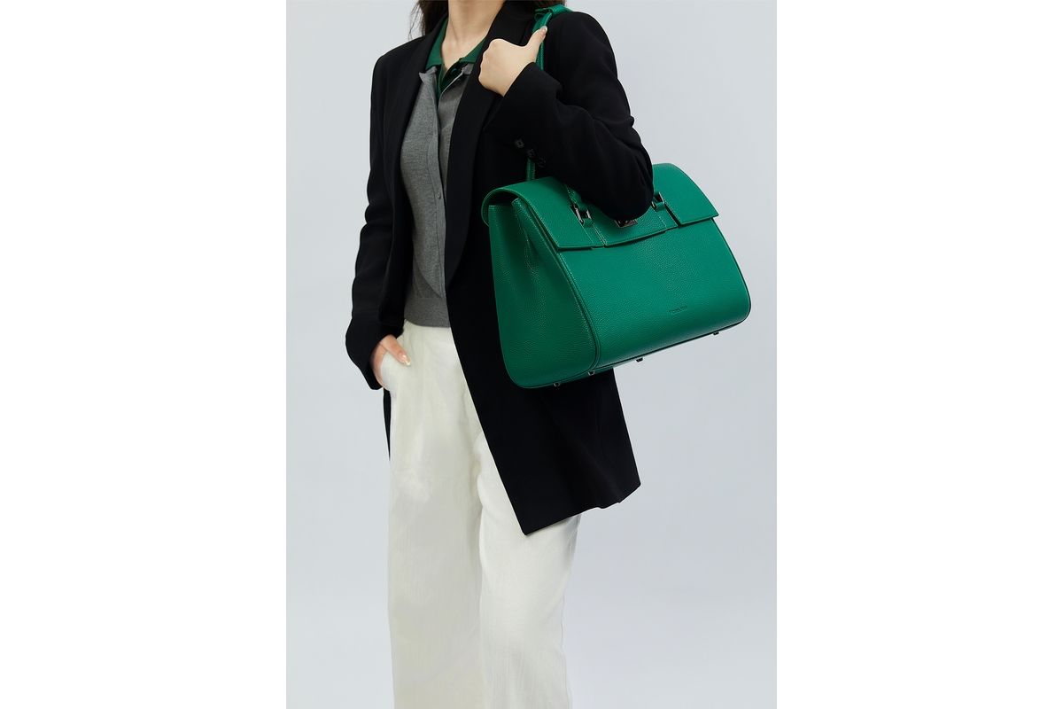 Click here for Jolene L Woman Handbag Flip-top Business Bag Victo... prices