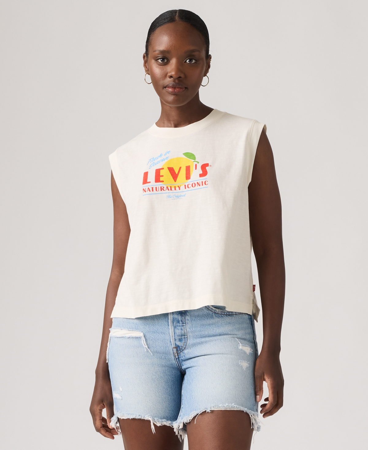 Click here for Levis Juniors Boxy Crewneck Tank Top - Lemon Curs prices