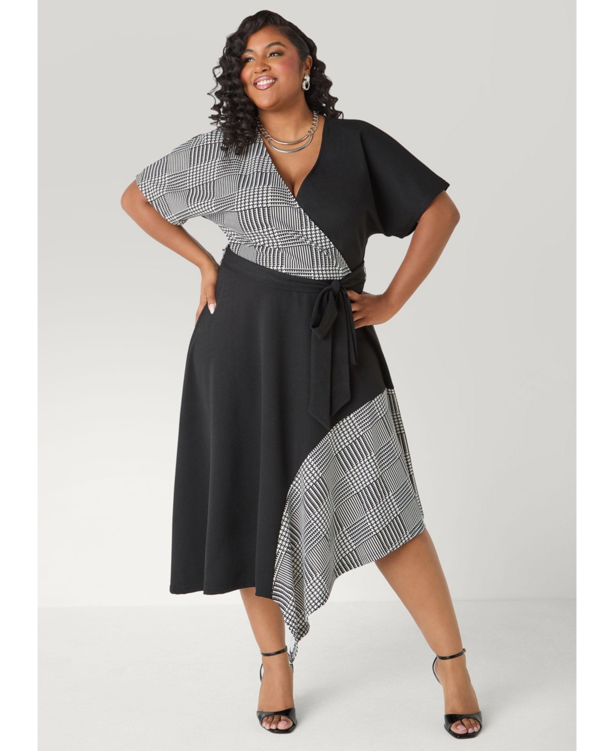 Click here for Ashley Stewart Womens awaomens Printed Paneled A L... prices