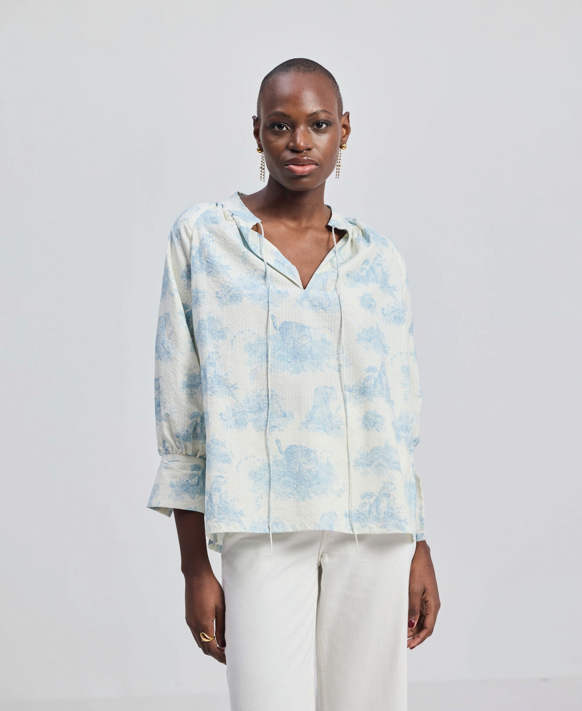 Reistor Womens Relaxed-fit Shirt with Drawstring in Animal Print - Blue