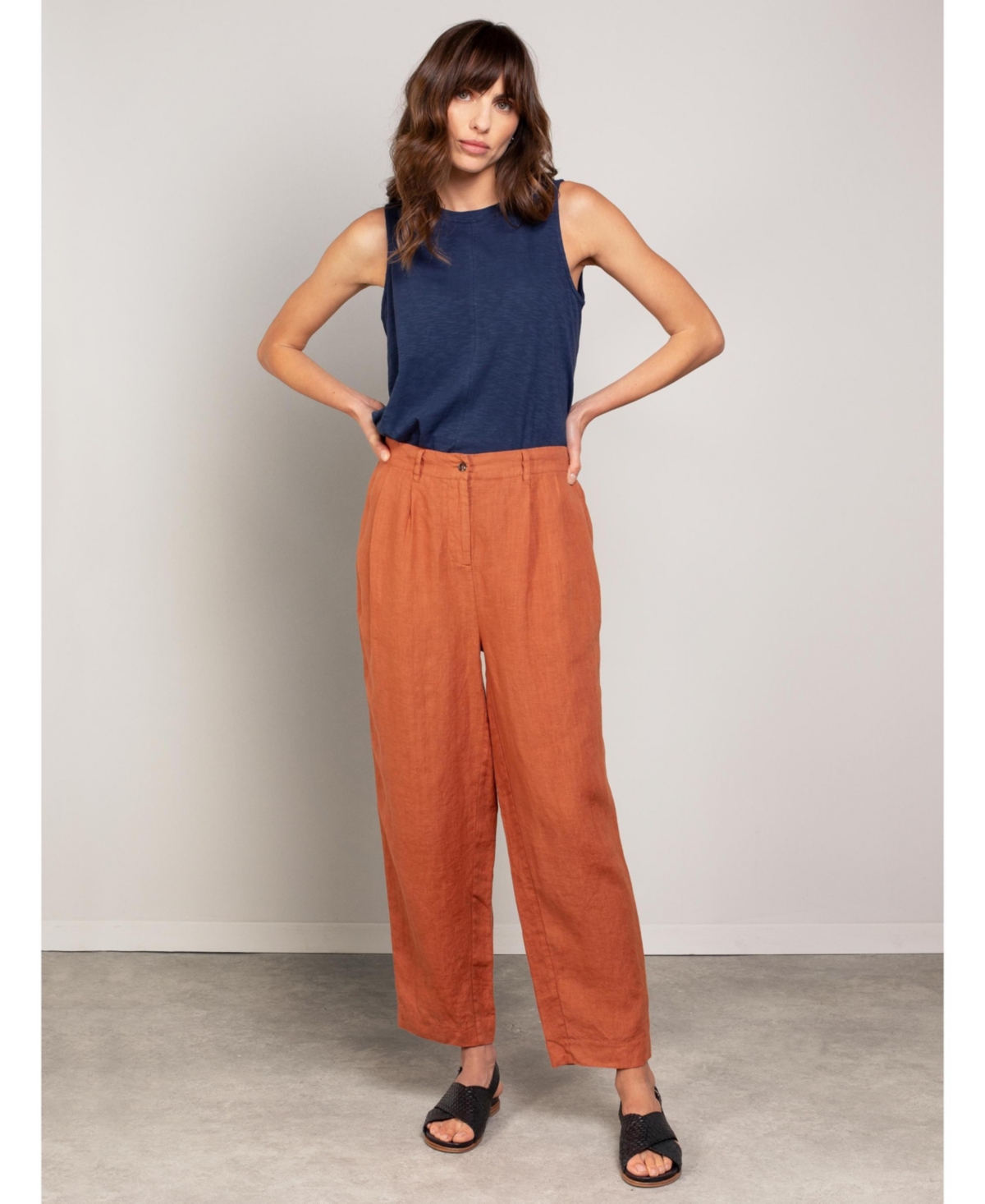 Click here for Celtic & Co. Womens Barrel Leg Pleat Detail Pants... prices
