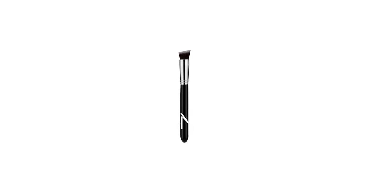 Click here for Voodoo Makeup Highlight & Conceal Brush - Black Pr... prices